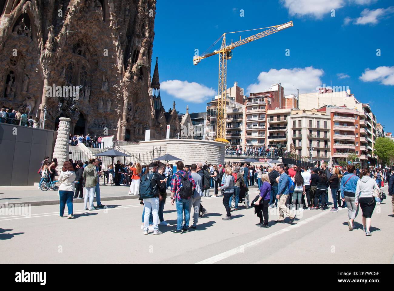 Sagrada familia esplanade hi-res stock photography and images - Alamy