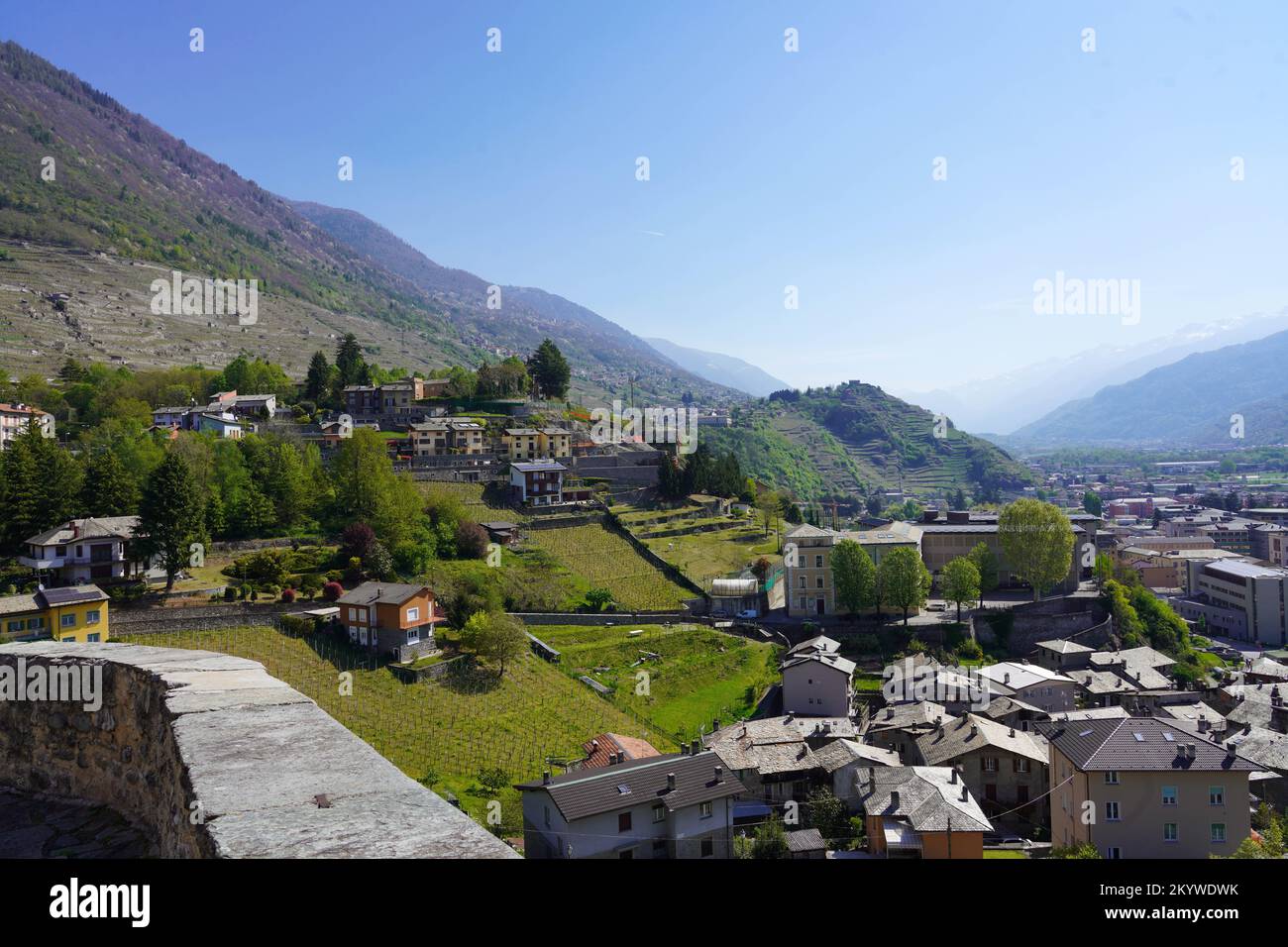 Sondrio border hi-res stock photography and images - Alamy