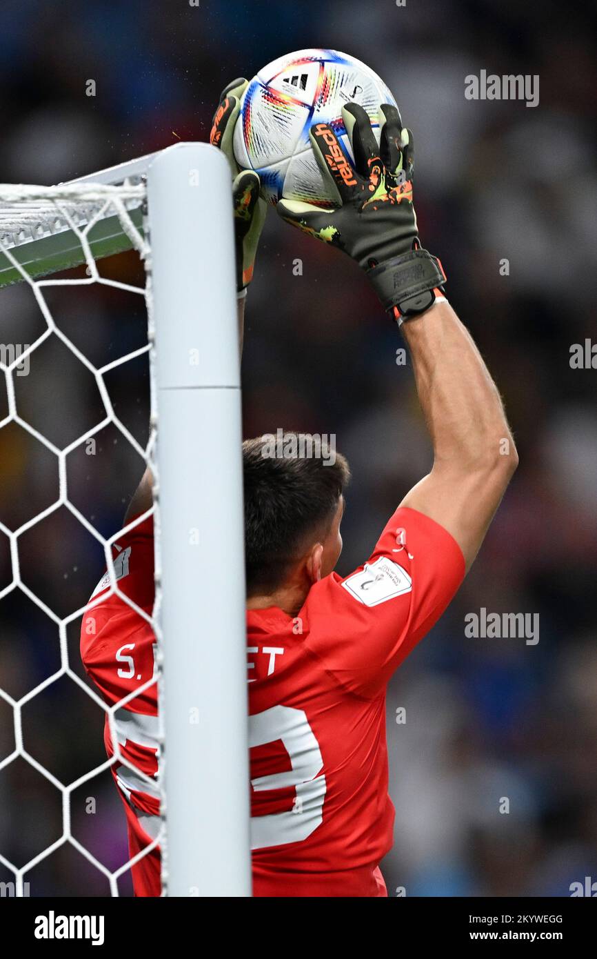 Al Wakrah, Qatar. 2nd Dec, 2022. Uruguay's goalkeeper Sergio Rochet ...