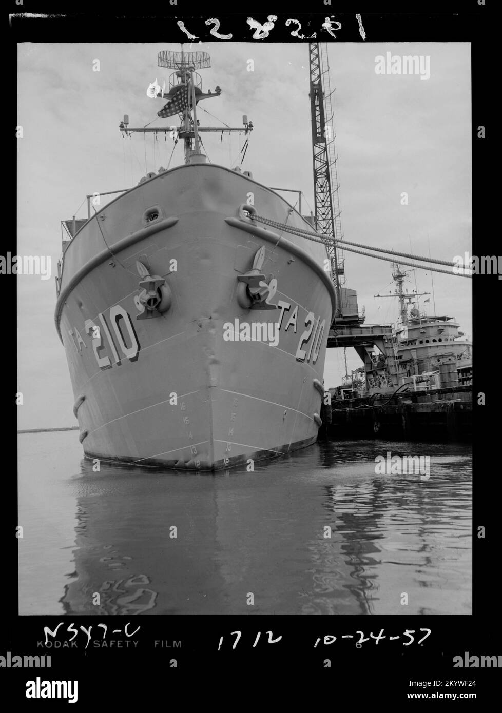 ATA 210 Catarba , Ships, Naval Vessels, Boats, Naval History, Navy ...