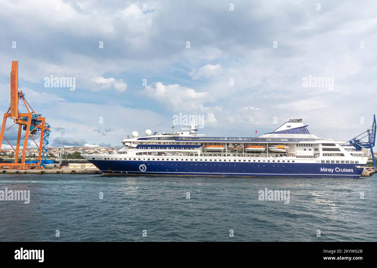 Miray cruises boat hi-res stock photography and images - Alamy