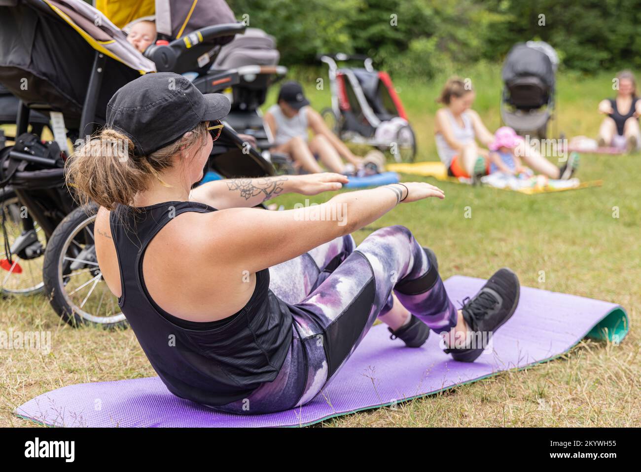 Parents with children therapy session hi-res stock photography and ...