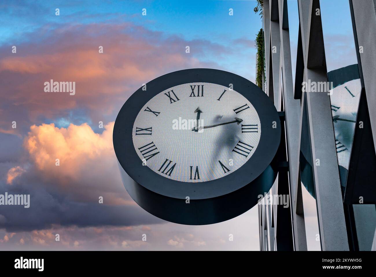 Paddington clock london real hi-res stock photography and images - Alamy