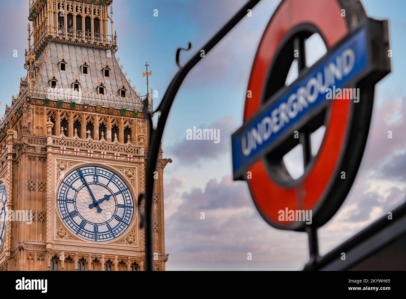 Close up view of the Big Ben clock tower and Westminster in London ...