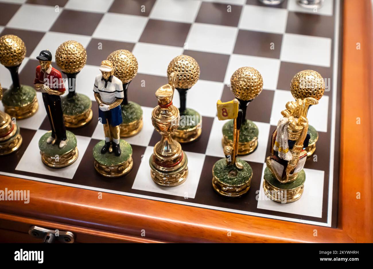 Metal Italian chess set with golf theme. Chess sets from Italy. Chess ...