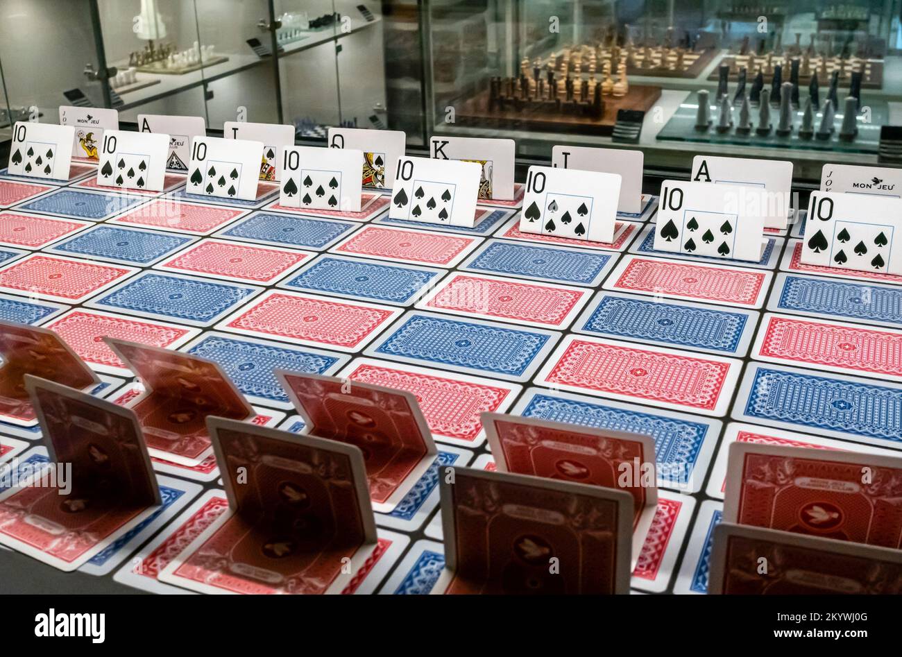 Turkish chess set made from game cards. Chess sets from Turkey. Chess ...