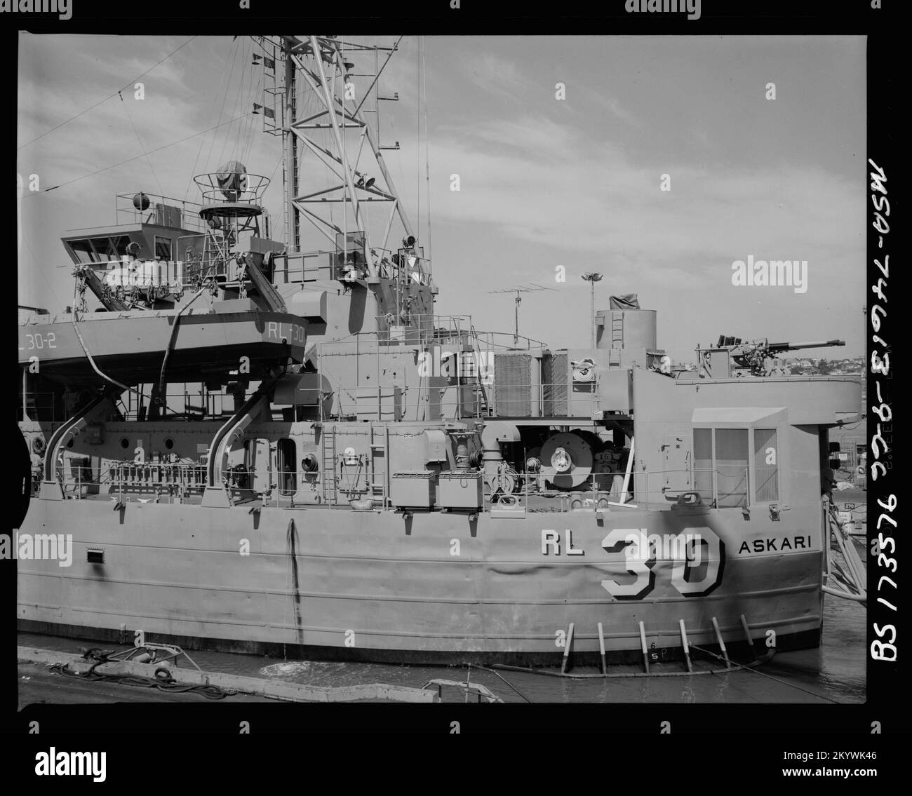 ARL-30 Askari , Ships, Naval Vessels, Boats, Naval History, Navy Stock ...