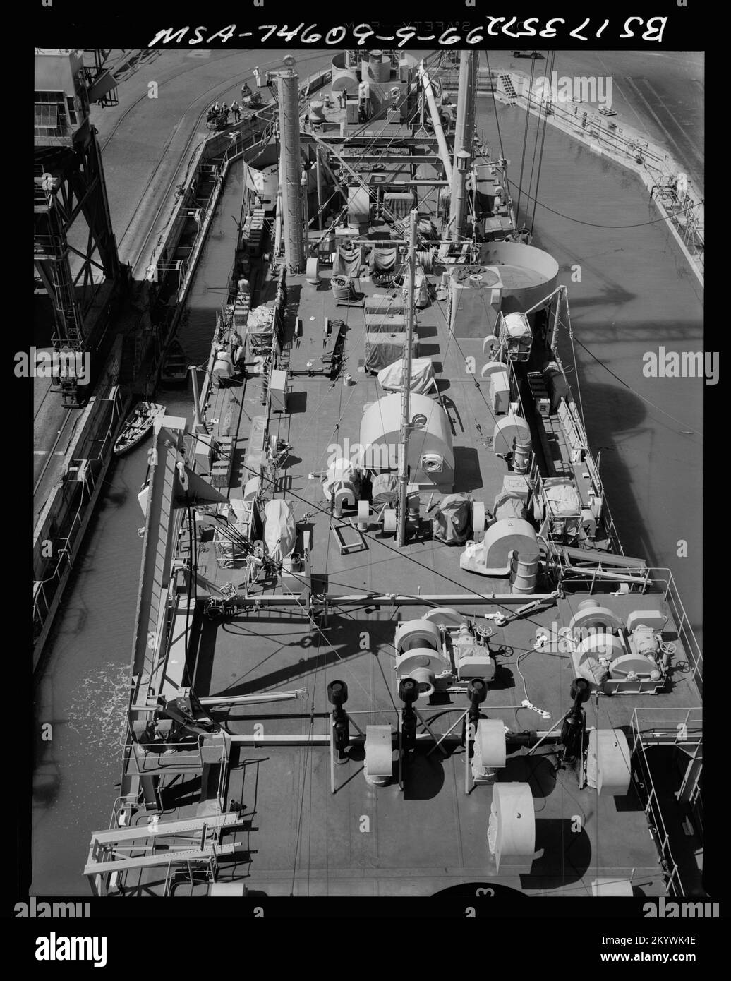 ARL-30 Askari , Ships, Naval Vessels, Boats, Naval History, Navy Stock ...