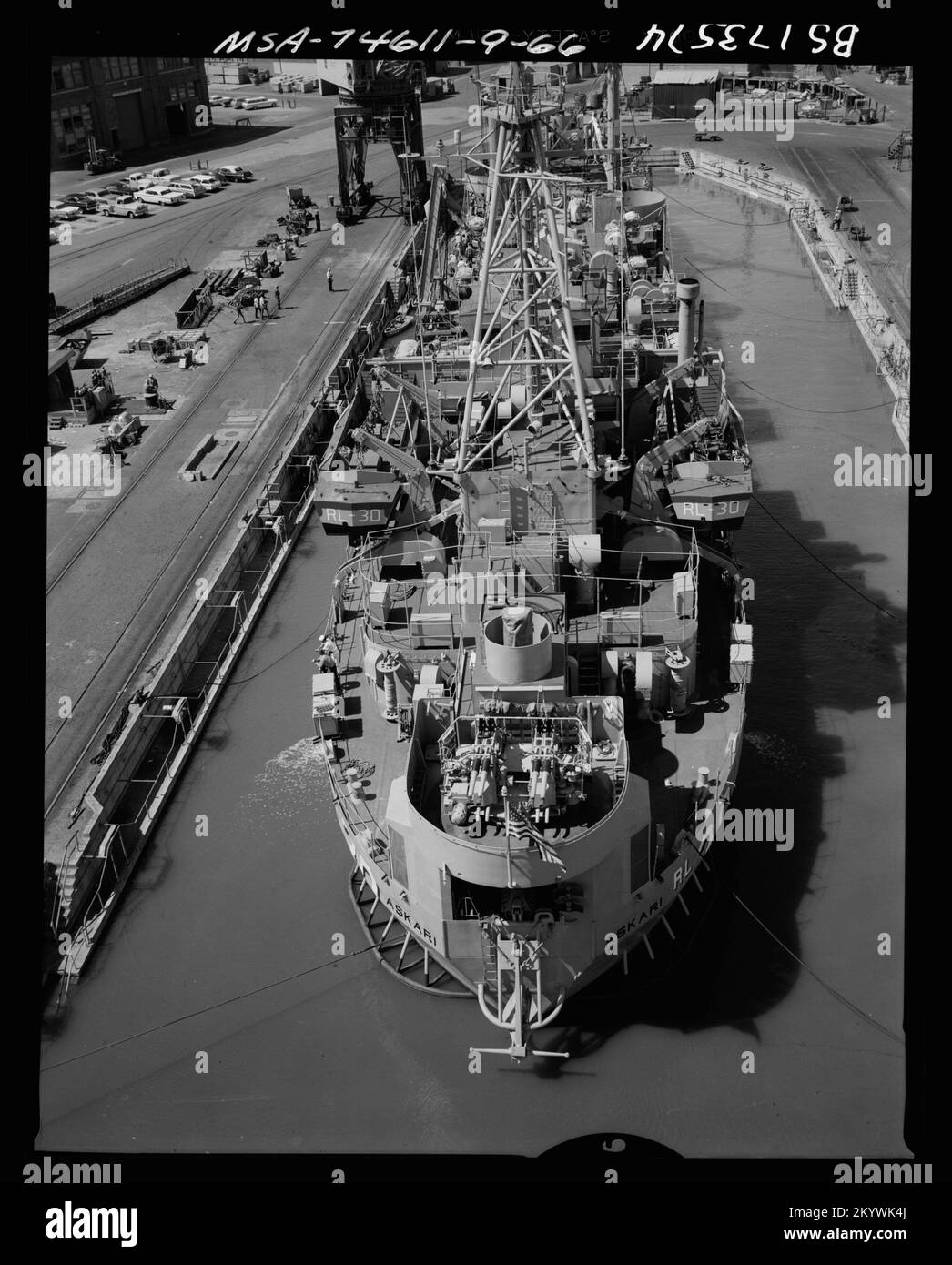 ARL-30 Askari , Ships, Naval Vessels, Boats, Naval History, Navy Stock ...
