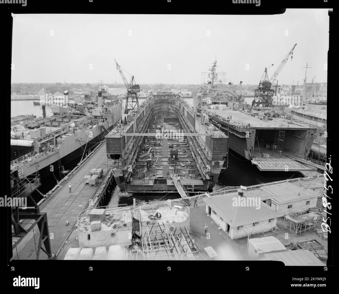 ARD-18 , Ships, Naval Vessels, Boats, Naval History, Navy Stock Photo ...