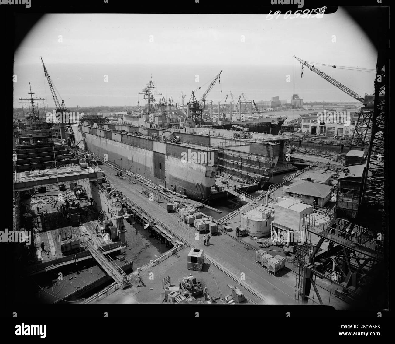 ARD-18 , Ships, Naval Vessels, Boats, Naval History, Navy Stock Photo ...