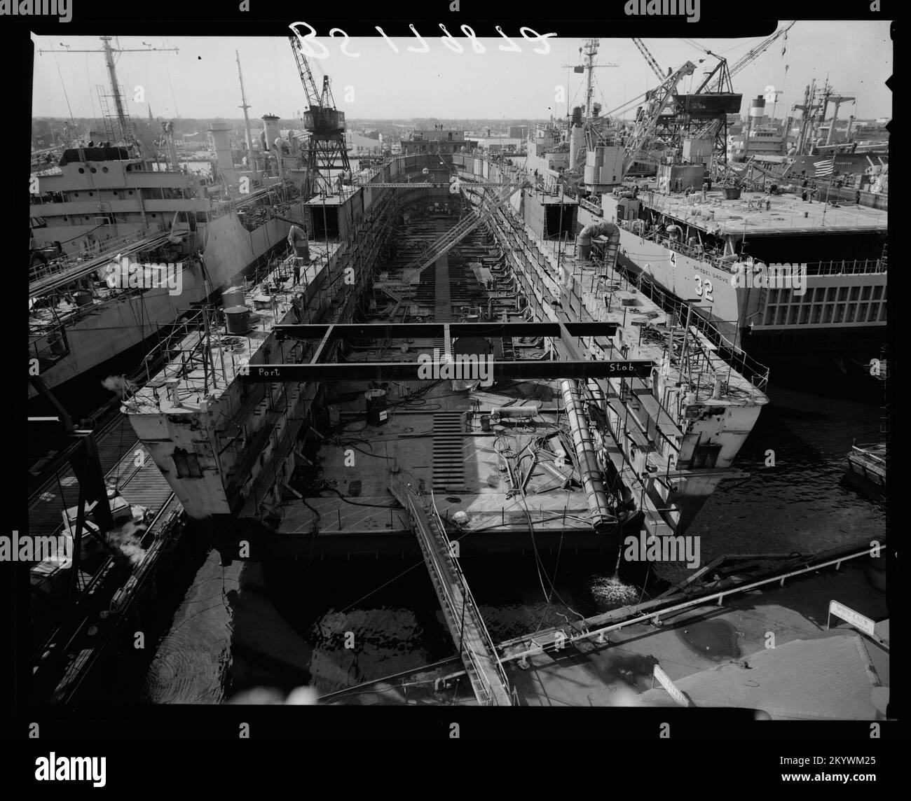 ARD-18 , Ships, Naval Vessels, Boats, Naval History, Navy Stock Photo ...