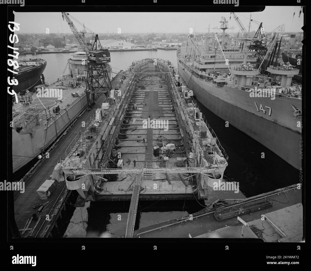 ARD-18 , Ships, Naval Vessels, Boats, Naval History, Navy Stock Photo ...