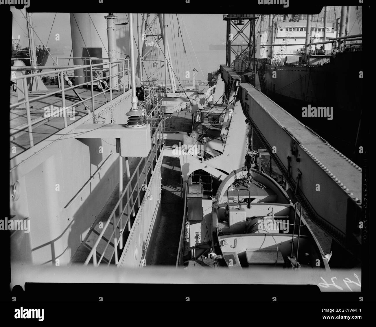 ARC-4 Thor , Ships, Naval Vessels, Boats, Naval History, Navy Stock ...