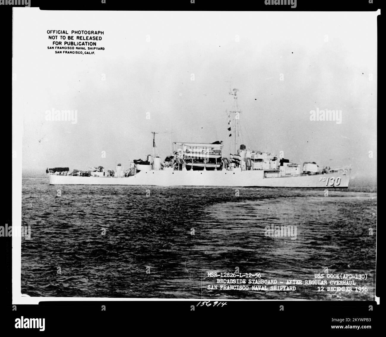 Navy cook hi-res stock photography and images - Alamy