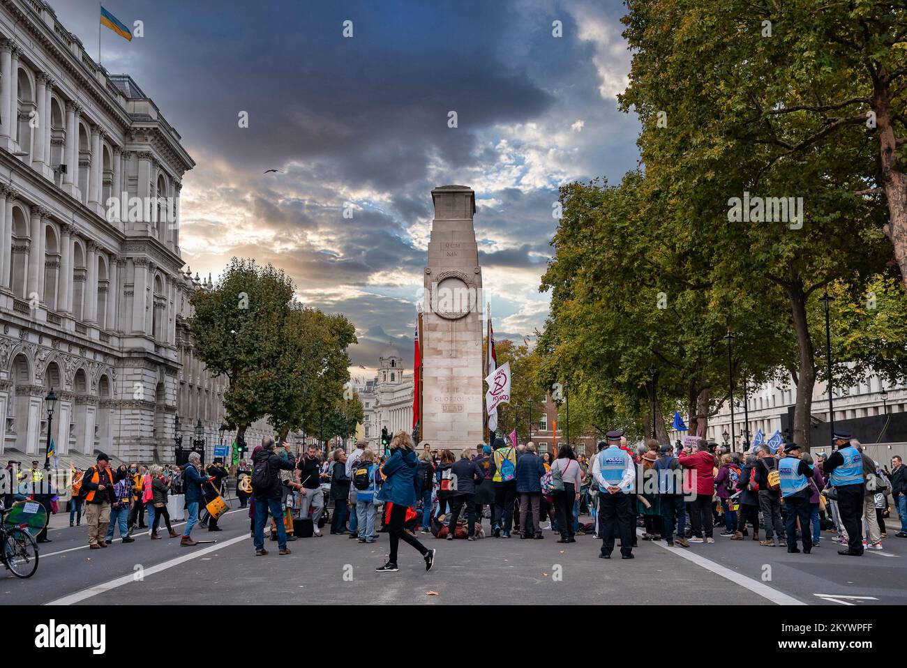 Surrounded by protesters hi-res stock photography and images - Alamy