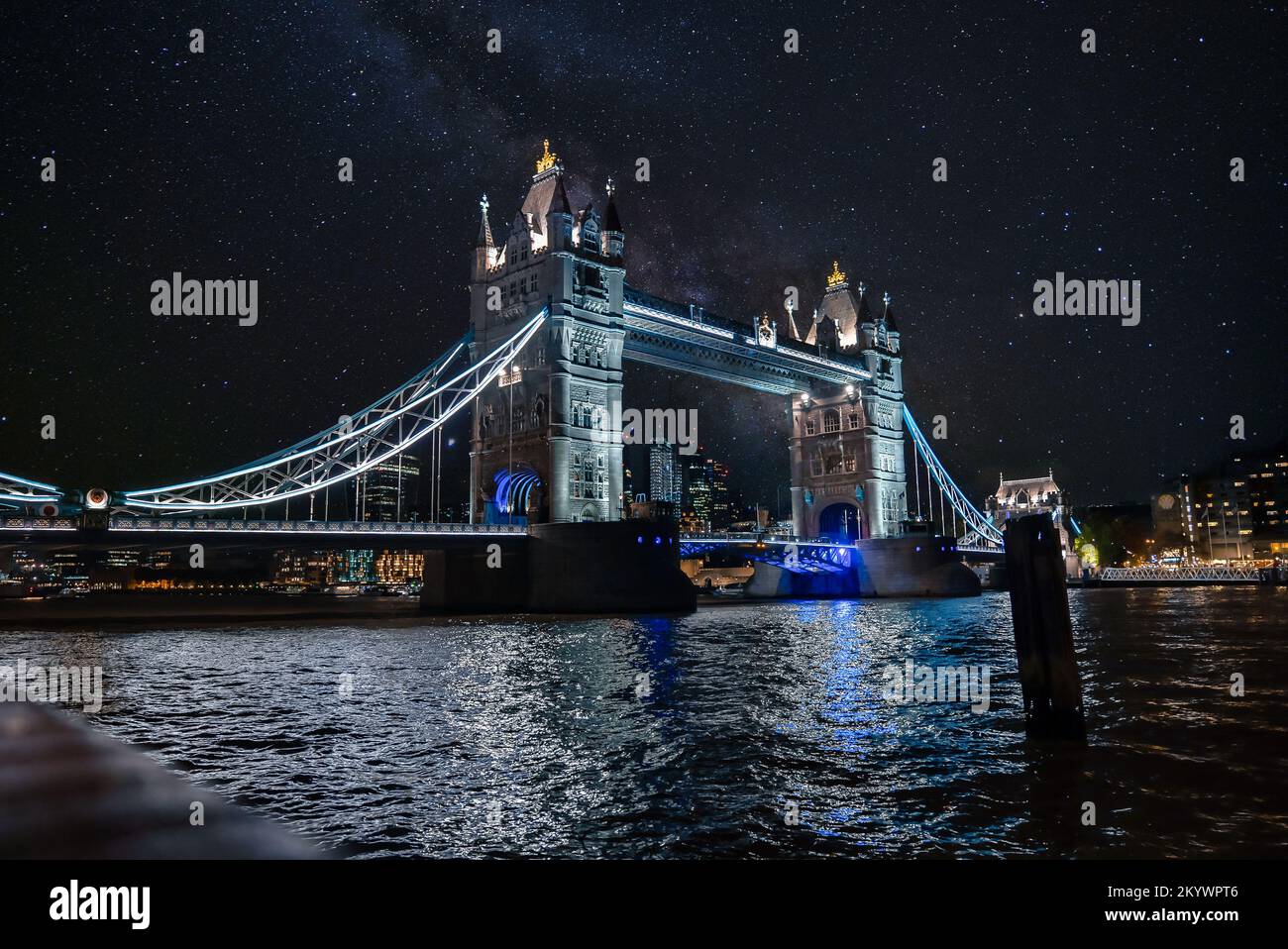 Iconic Tower Bridge connecting Londong with Southwark on the Thames ...