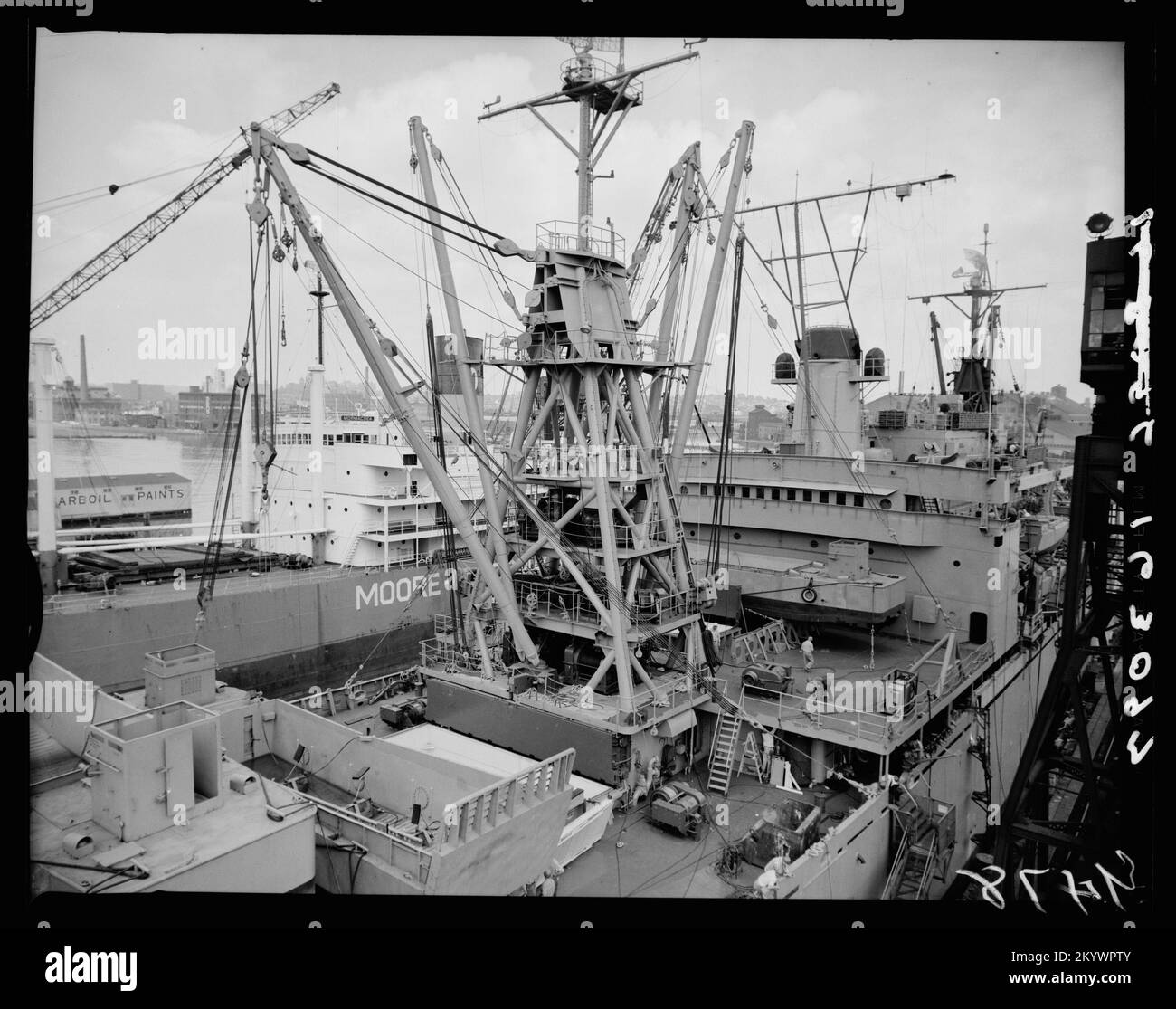 APA-249 Francis Marion [19-NN-APA-249 Francis Marion-163097] , Ships ...
