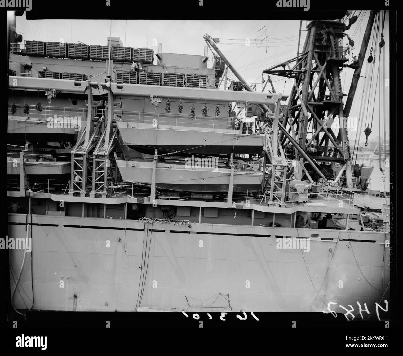 APA-249 Francis Marion [19-NN-APA-249 Francis Marion-163101] , Ships ...