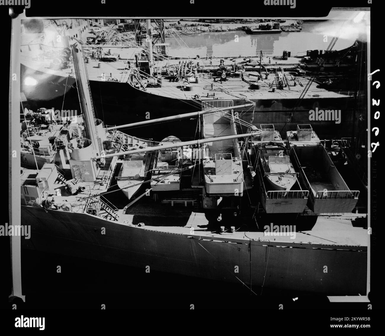 APA-249 Francis Marion [19-NN-APA-249 Francis Marion-163068] , Ships ...