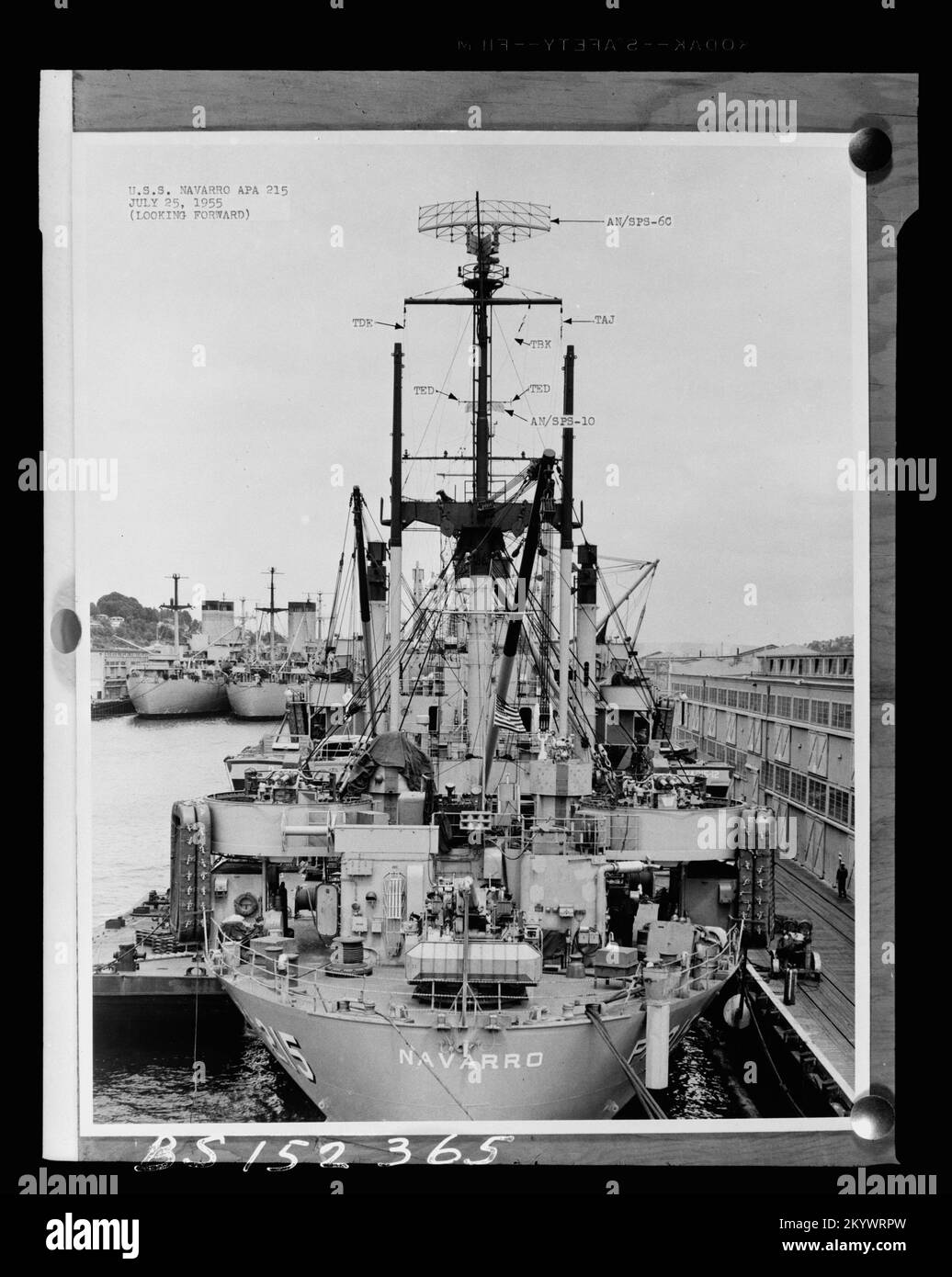 APA-215 Navarro , Ships, Naval Vessels, Boats, Naval History, Navy ...