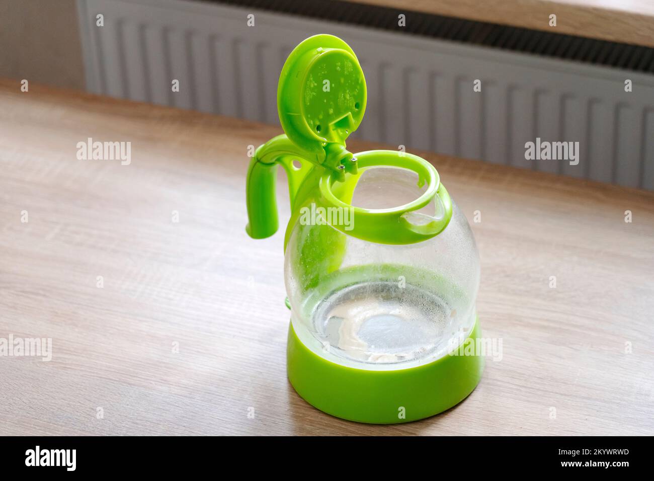 Kettle electric old hi-res stock photography and images - Alamy