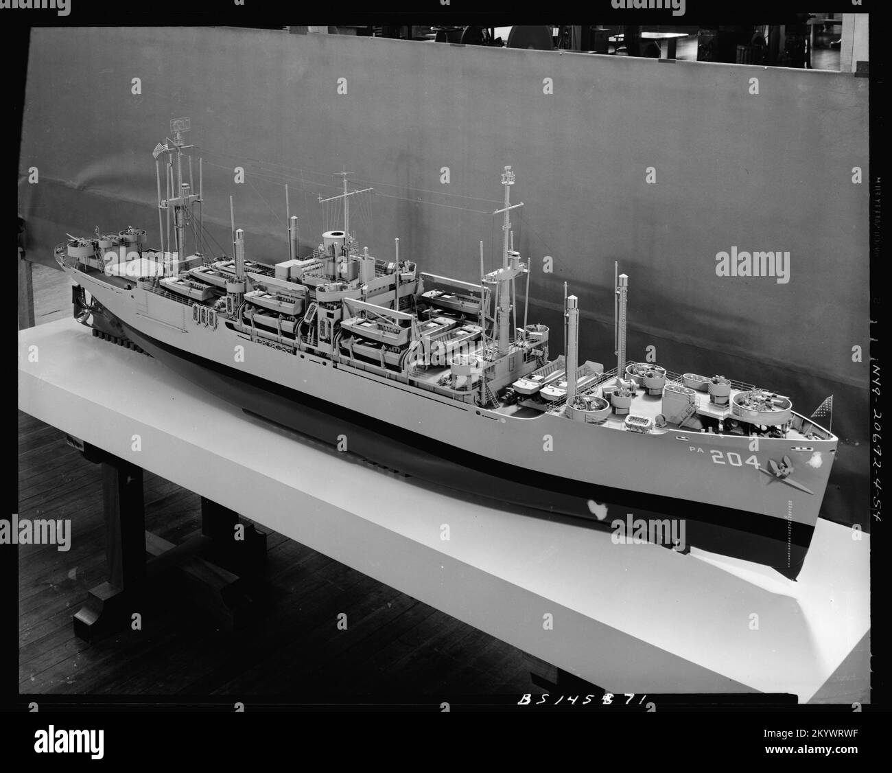 APA-204 Sarasota , Ships, Naval Vessels, Boats, Naval History, Navy ...