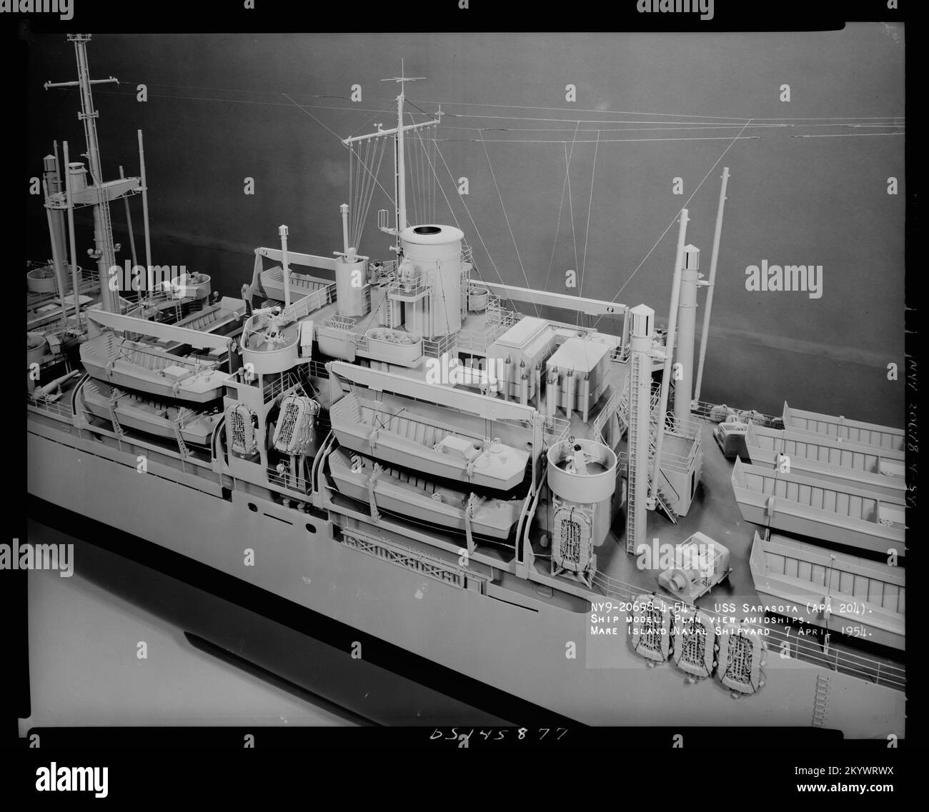 APA-204 Sarasota , Ships, Naval Vessels, Boats, Naval History, Navy ...