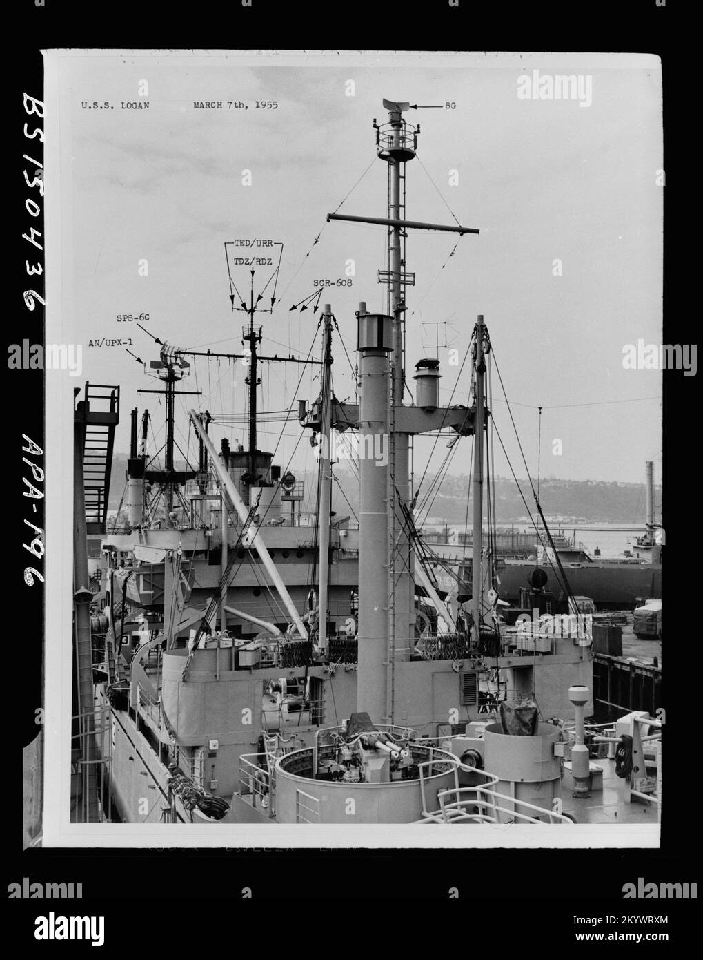 APA-196 Logan , Ships, Naval Vessels, Boats, Naval History, Navy Stock ...