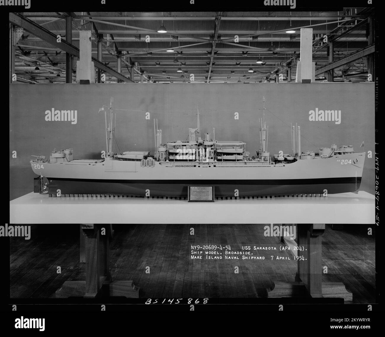 APA-204 Sarasota , Ships, Naval Vessels, Boats, Naval History, Navy ...