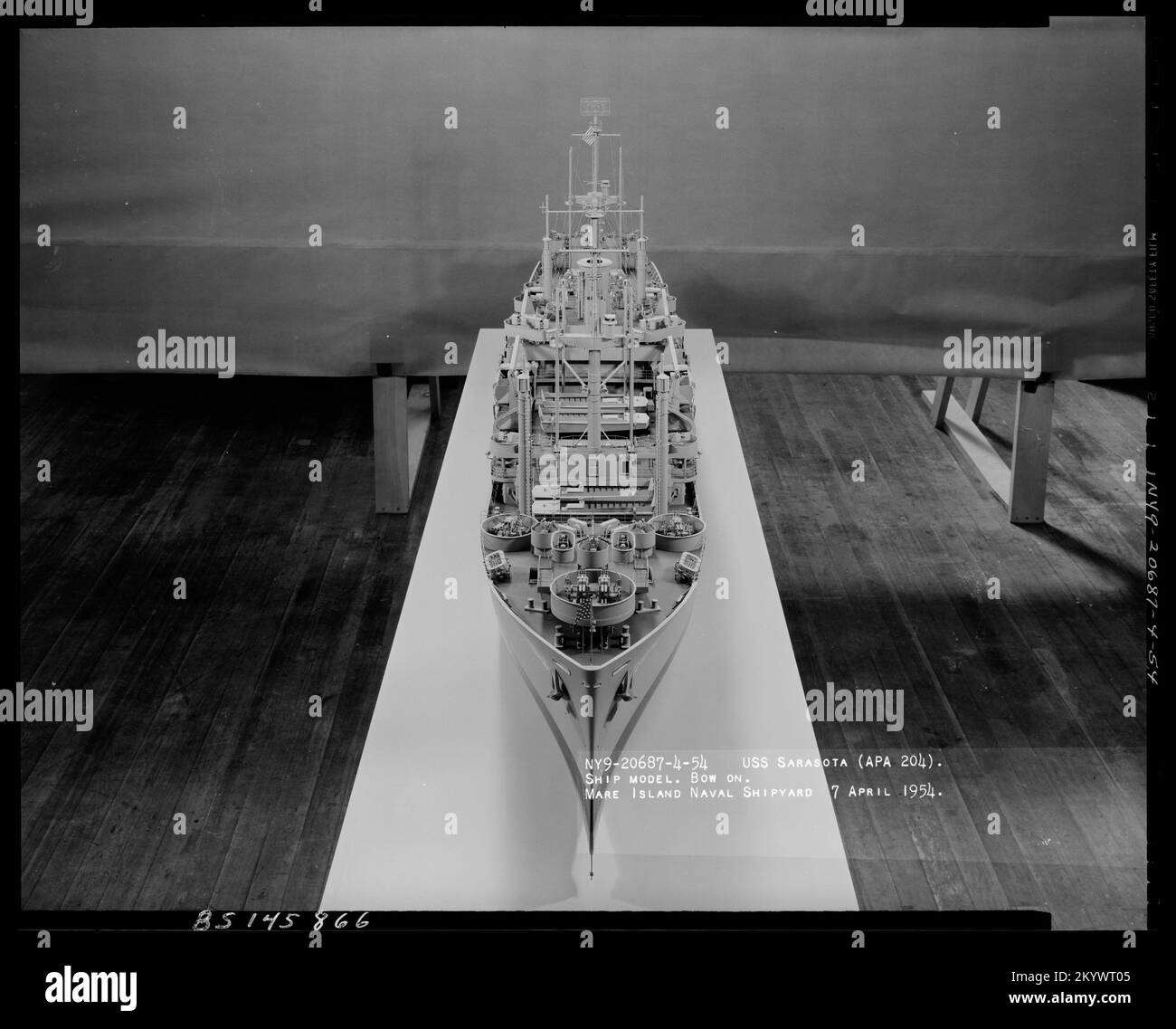 APA-204 Sarasota , Ships, Naval Vessels, Boats, Naval History, Navy ...