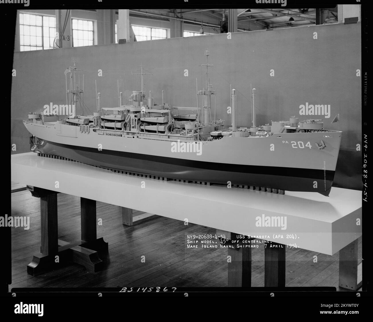 APA-204 Sarasota , Ships, Naval Vessels, Boats, Naval History, Navy ...