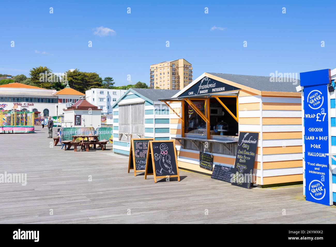 Food franchise huts hi-res stock photography and images - Alamy