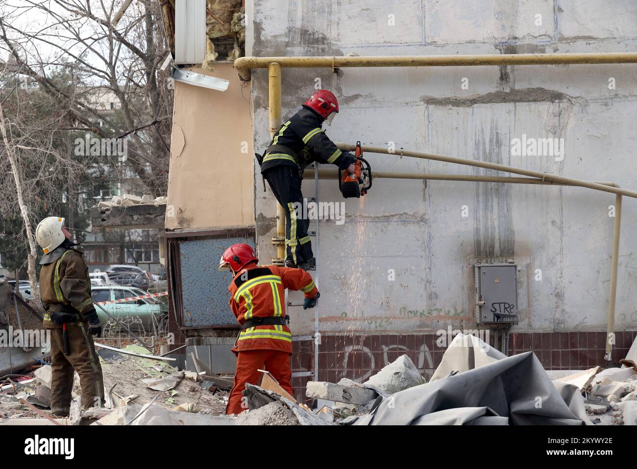 KHARKIV REGION, UKRAINE - DECEMBER 2, 2022 - Rescuers cut off a gas ...