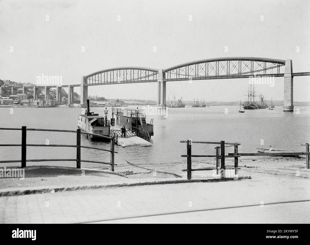 Saltash ferry hi-res stock photography and images - Alamy
