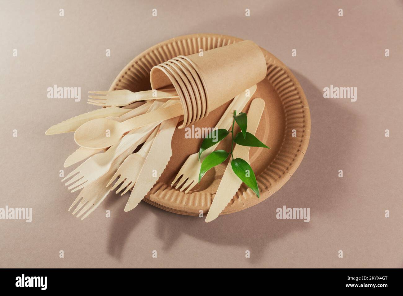 Disposable plate waste hi-res stock photography and images - Alamy