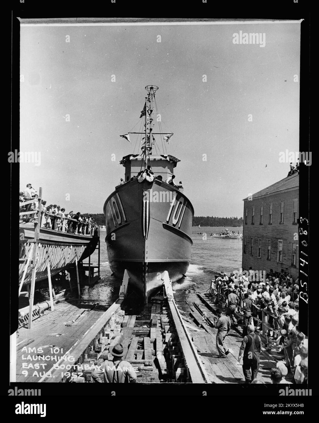 AMS-101 , Ships, Naval Vessels, Boats, Naval History, Navy Stock Photo ...