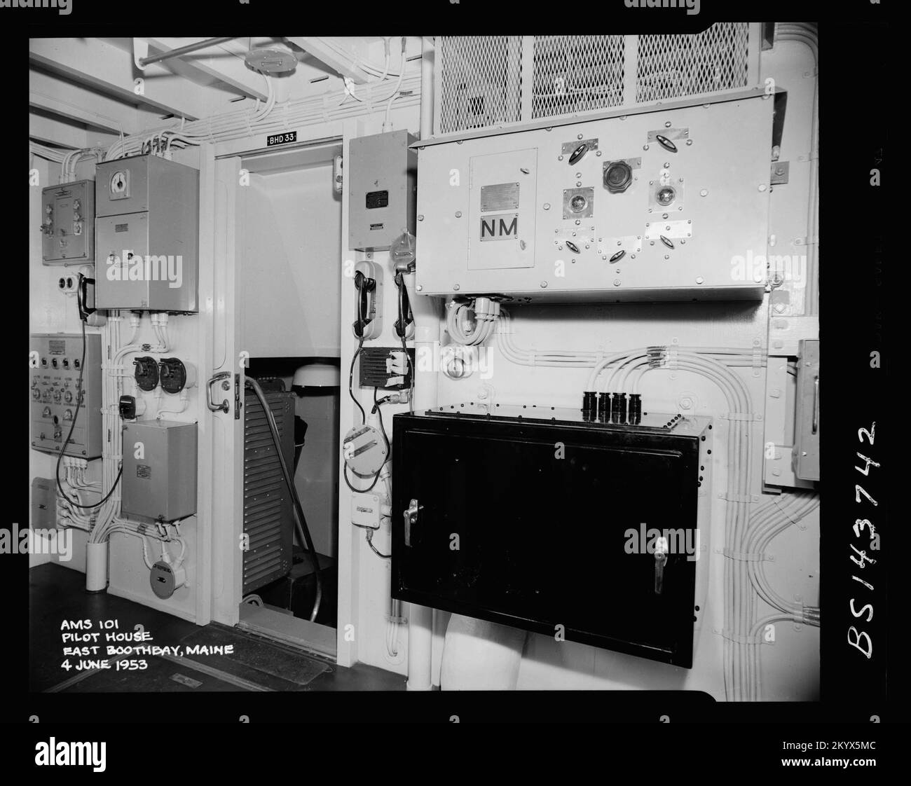 AMS-101 , Ships, Naval Vessels, Boats, Naval History, Navy Stock Photo ...