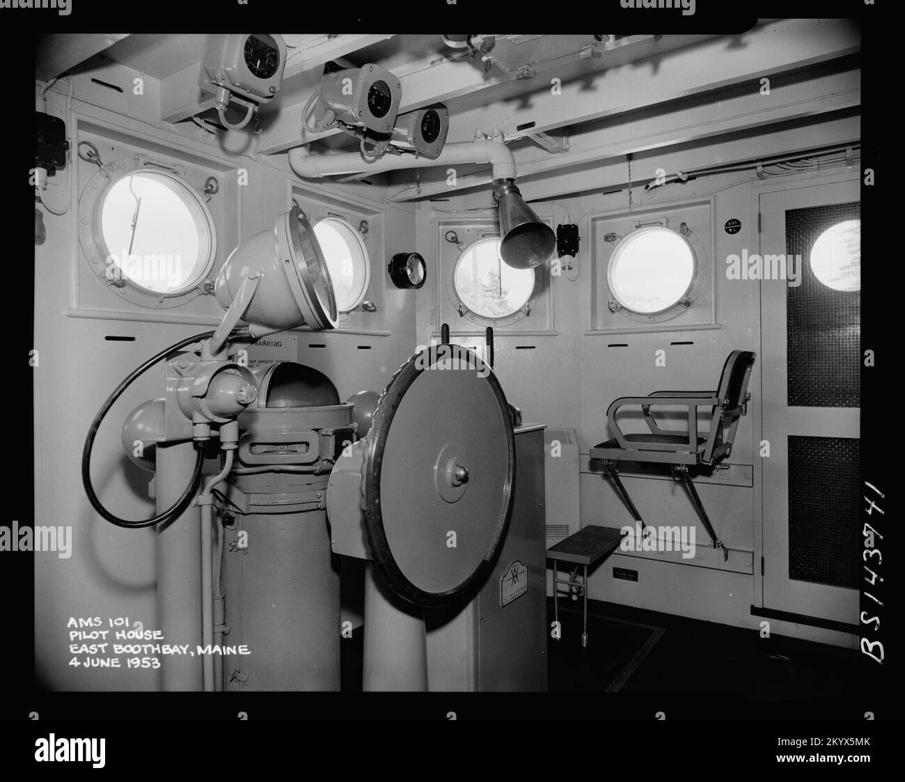 AMS-101 , Ships, Naval Vessels, Boats, Naval History, Navy Stock Photo ...