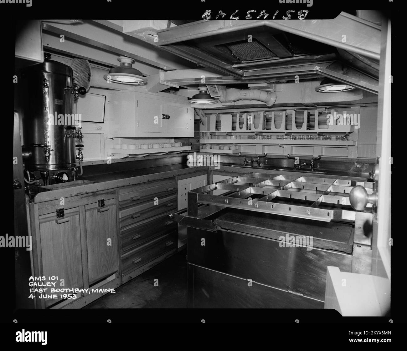 AMS-101 , Ships, Naval Vessels, Boats, Naval History, Navy Stock Photo ...