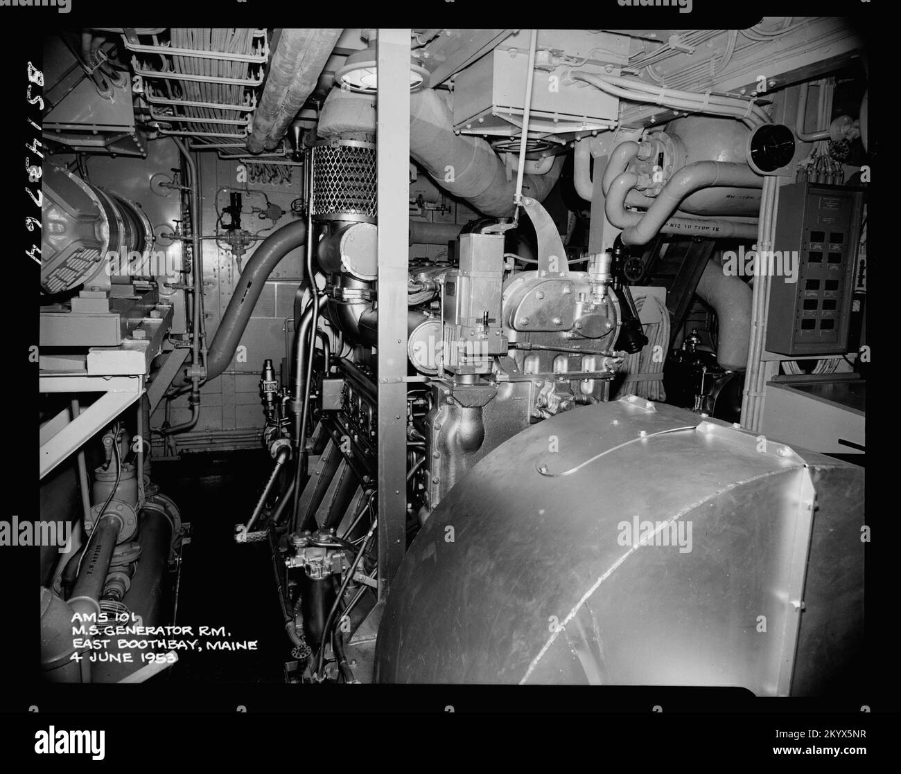 AMS-101 , Ships, Naval Vessels, Boats, Naval History, Navy Stock Photo ...