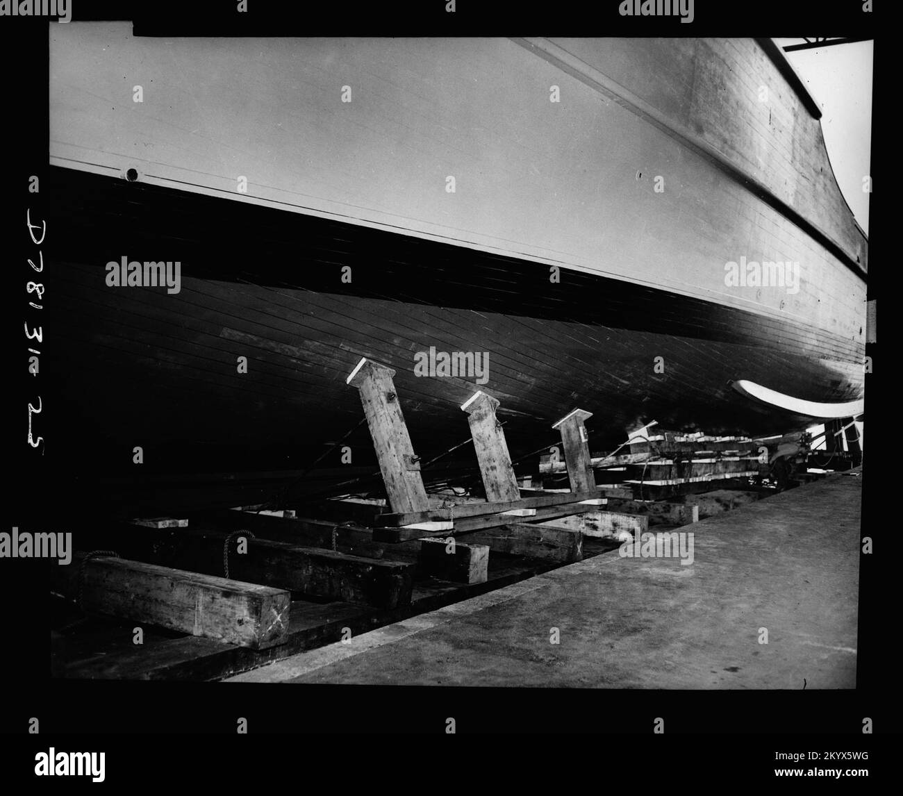 AMS-97 , Ships, Naval Vessels, Boats, Naval History, Navy Stock Photo ...
