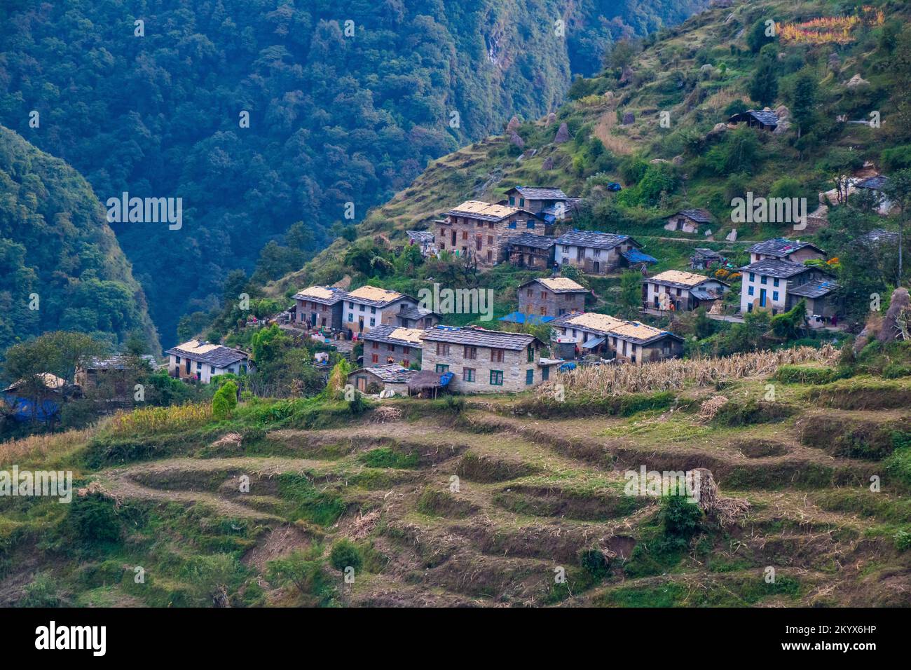City in tropical country mountains hi-res stock photography and images ...
