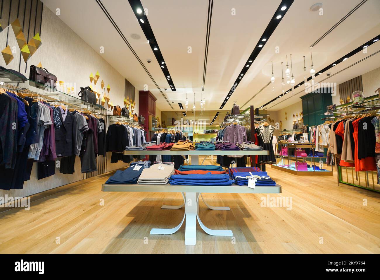 Ted baker shop interior hi-res stock photography and images - Alamy