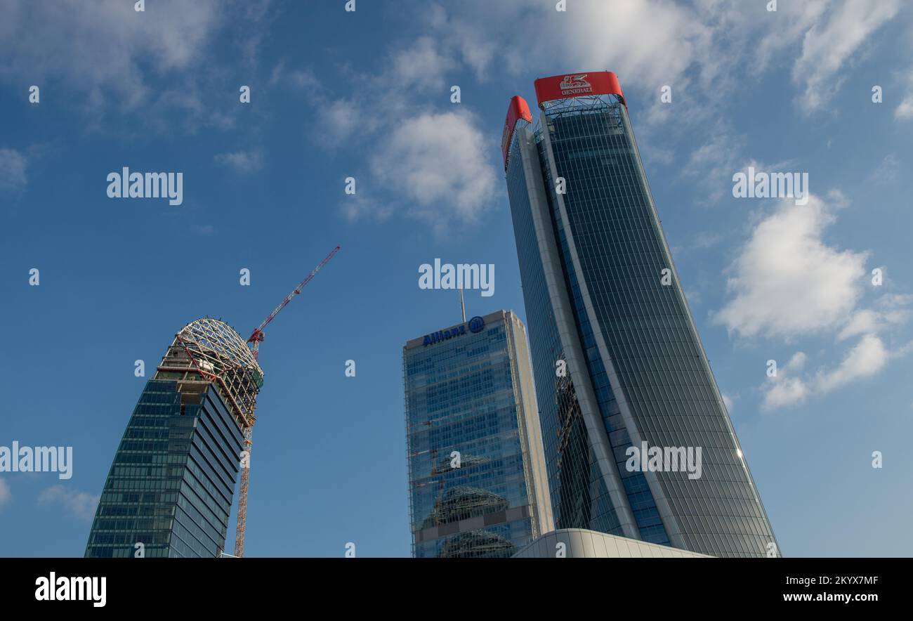 Milano Italia 4 dicembre 2019:Crane completing the skyscraper La Torre ...