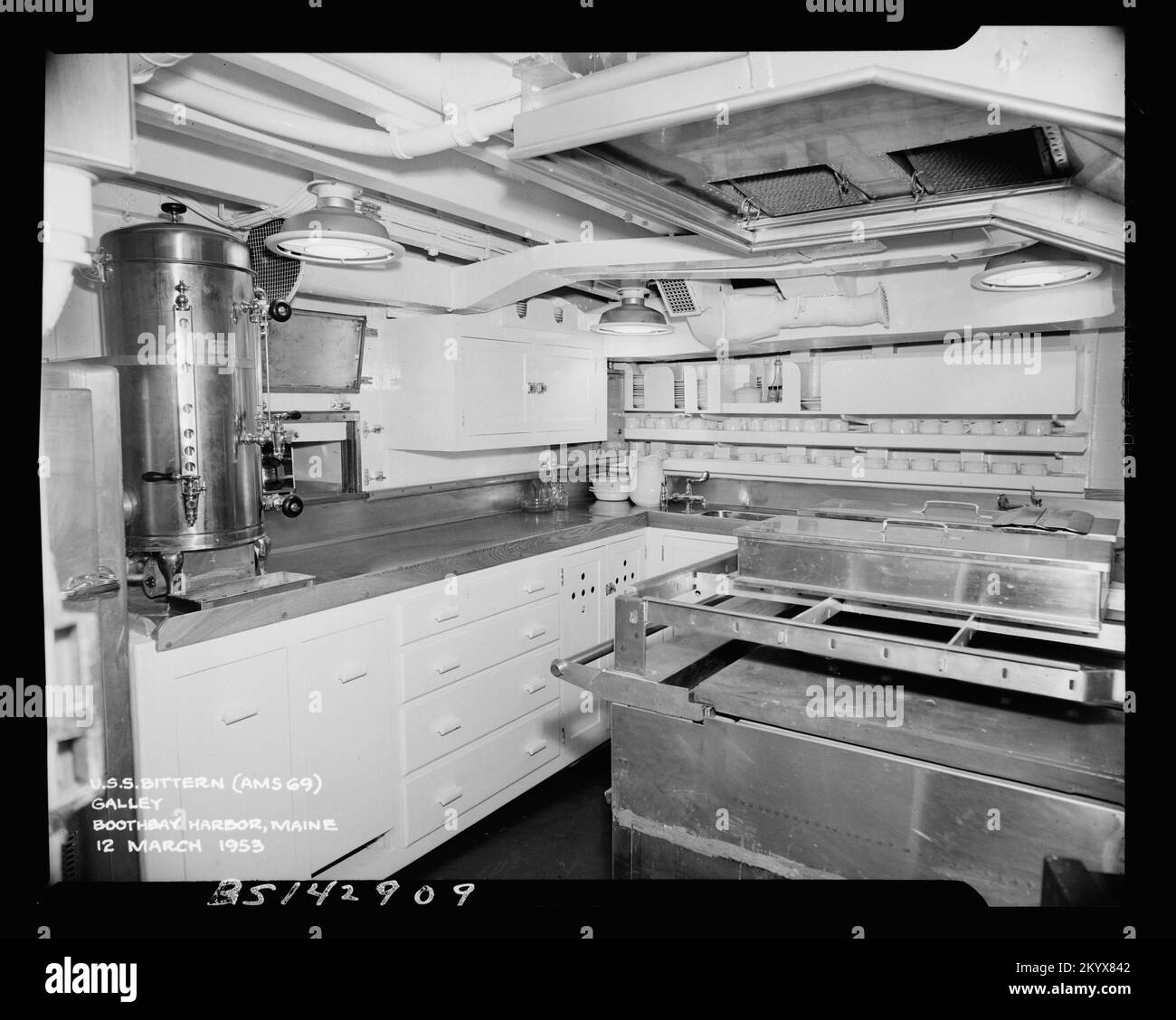 AMS-69 Bittern , Ships, Naval Vessels, Boats, Naval History, Navy Stock ...