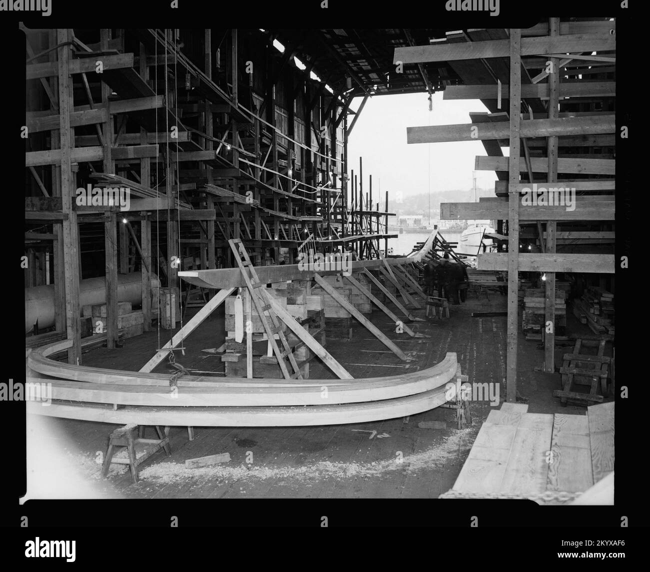 Guide ships Black and White Stock Photos & Images - Alamy