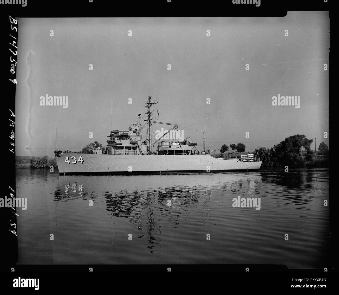 AM-434 Embattle , Ships, Naval Vessels, Boats, Naval History, Navy ...