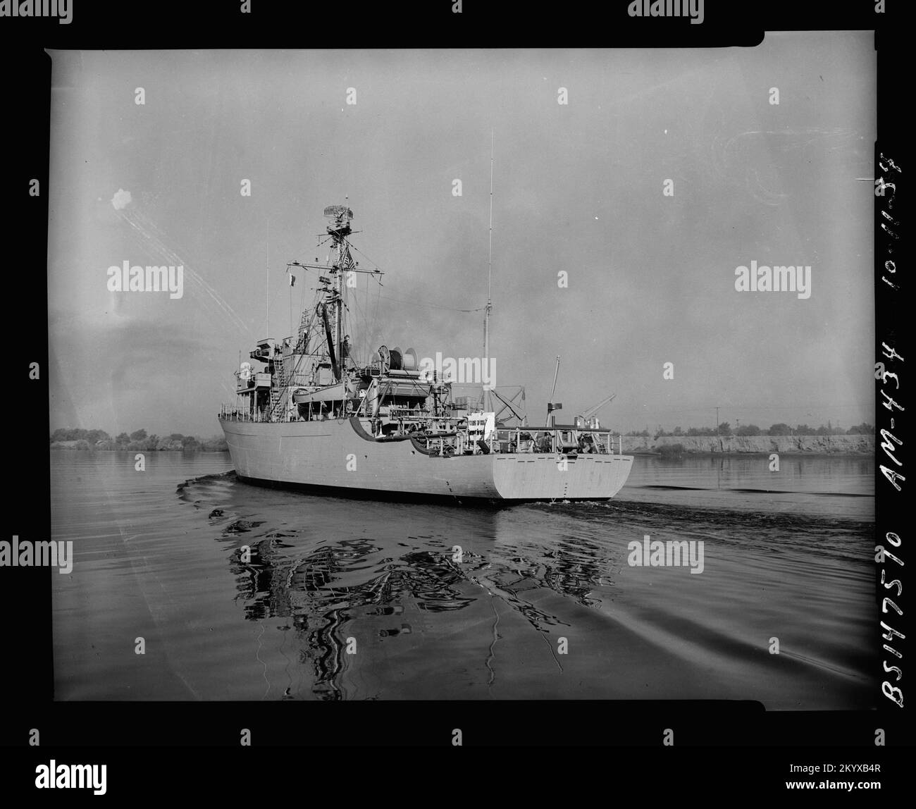 AM-434 Embattle , Ships, Naval Vessels, Boats, Naval History, Navy ...