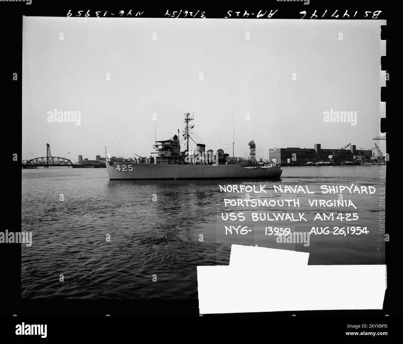 AM-425 Bulwark , Ships, Naval Vessels, Boats, Naval History, Navy Stock ...